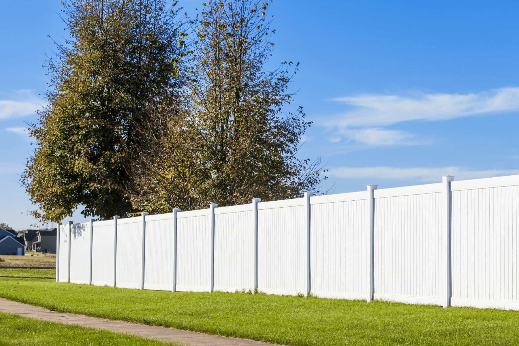 Vinyl Fence Installation in Beaumont, TX | Legendary Fence Company
